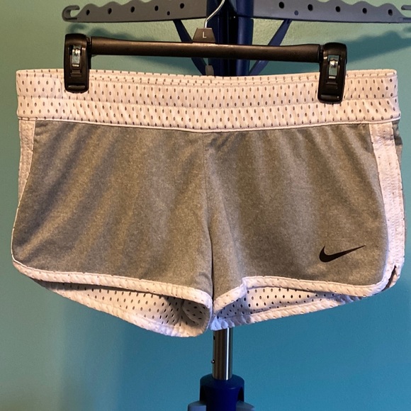 Nike | Shorts | Euc Nike Small Athletic Shorts Reversible White Gray ...